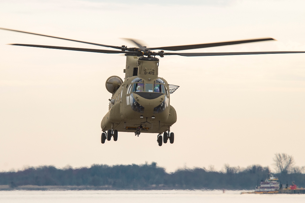 Boeing entrega su último helicóptero CH-47F Chinook a los Países Bajos ...