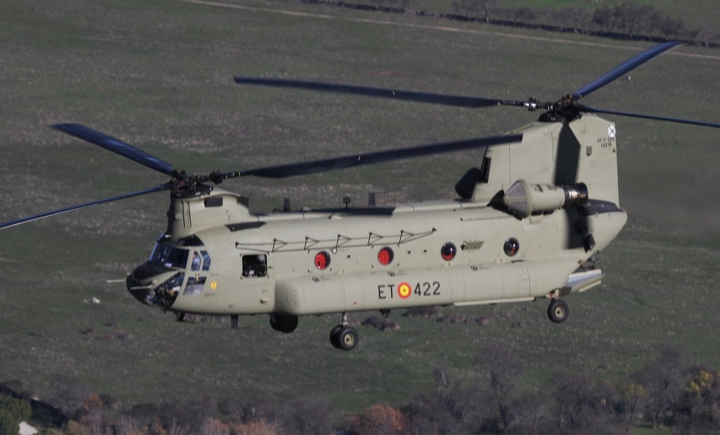 Los 50 años del BHELTRA V del Ejército de Tierra y sus helicópteros ...