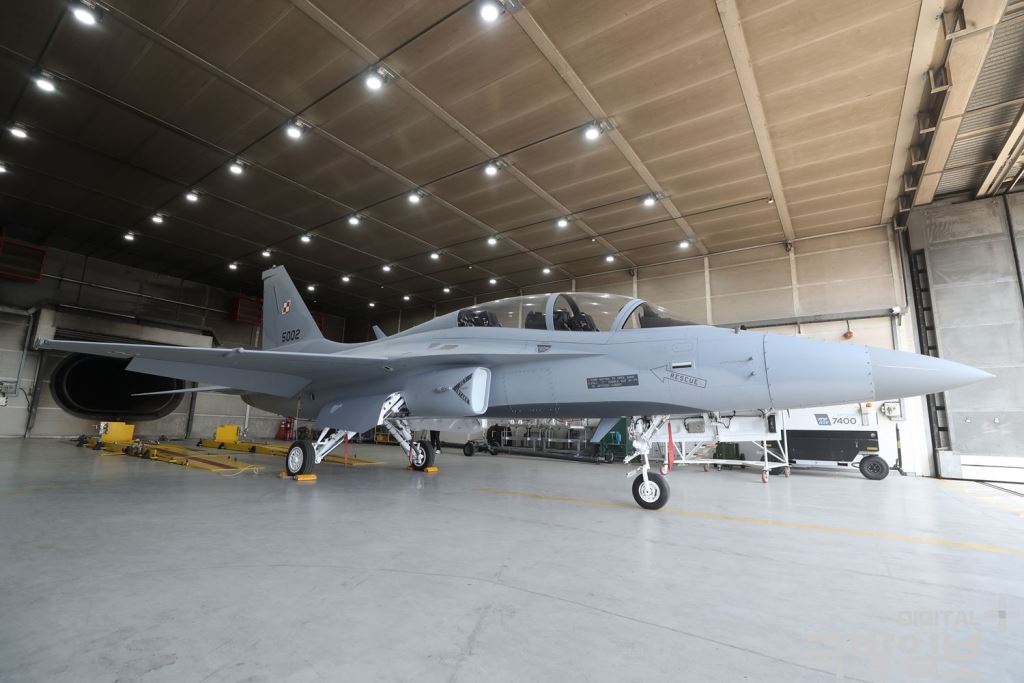 Imágenes del primer avión de combate FA-50 de la Fuerza Aérea Polonia ...