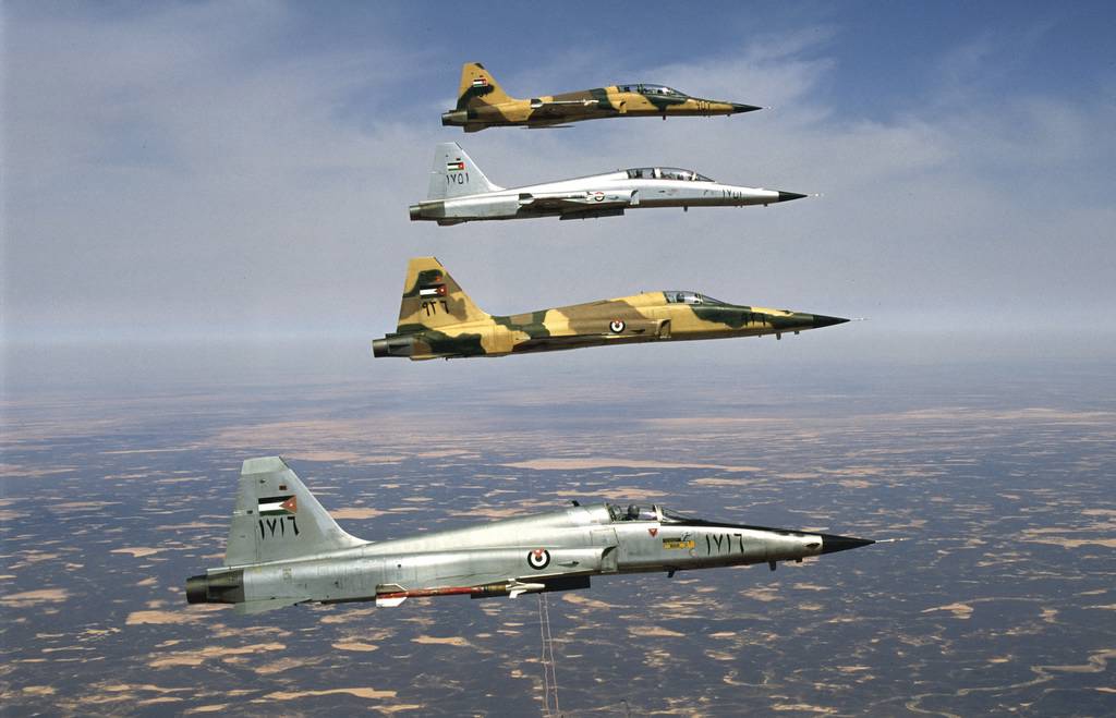 Antiguos F-5 jordanos ahora aviones agresores para la Marina de EEUU ...