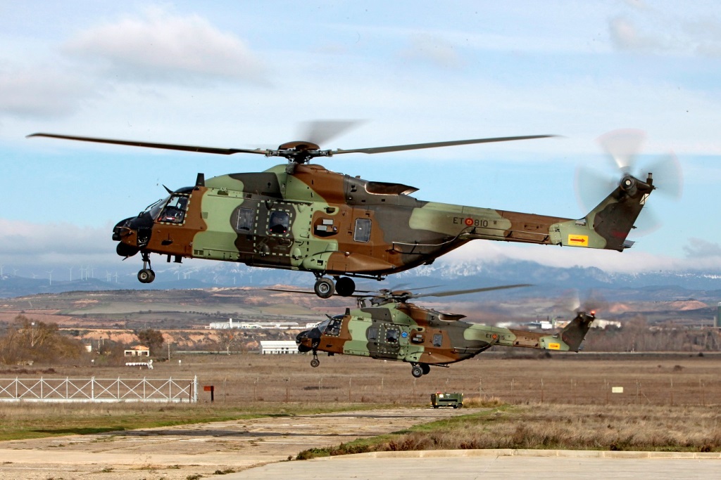 Espectacular imagen: 11 NH90 del Ejército de Tierra volando juntos ...