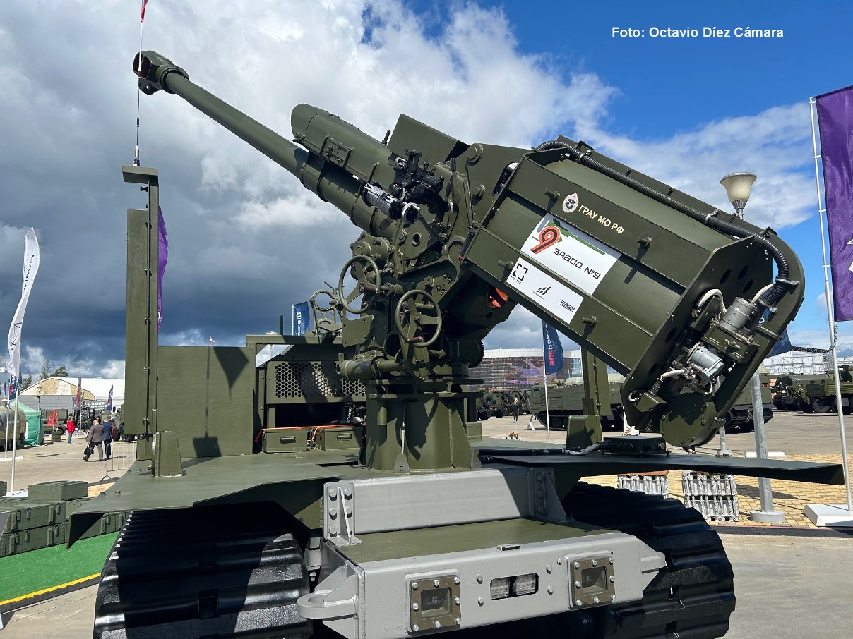 Clover, sistema artillería robótico ruso con tracción de oruga - Noticias Defensa Rusia