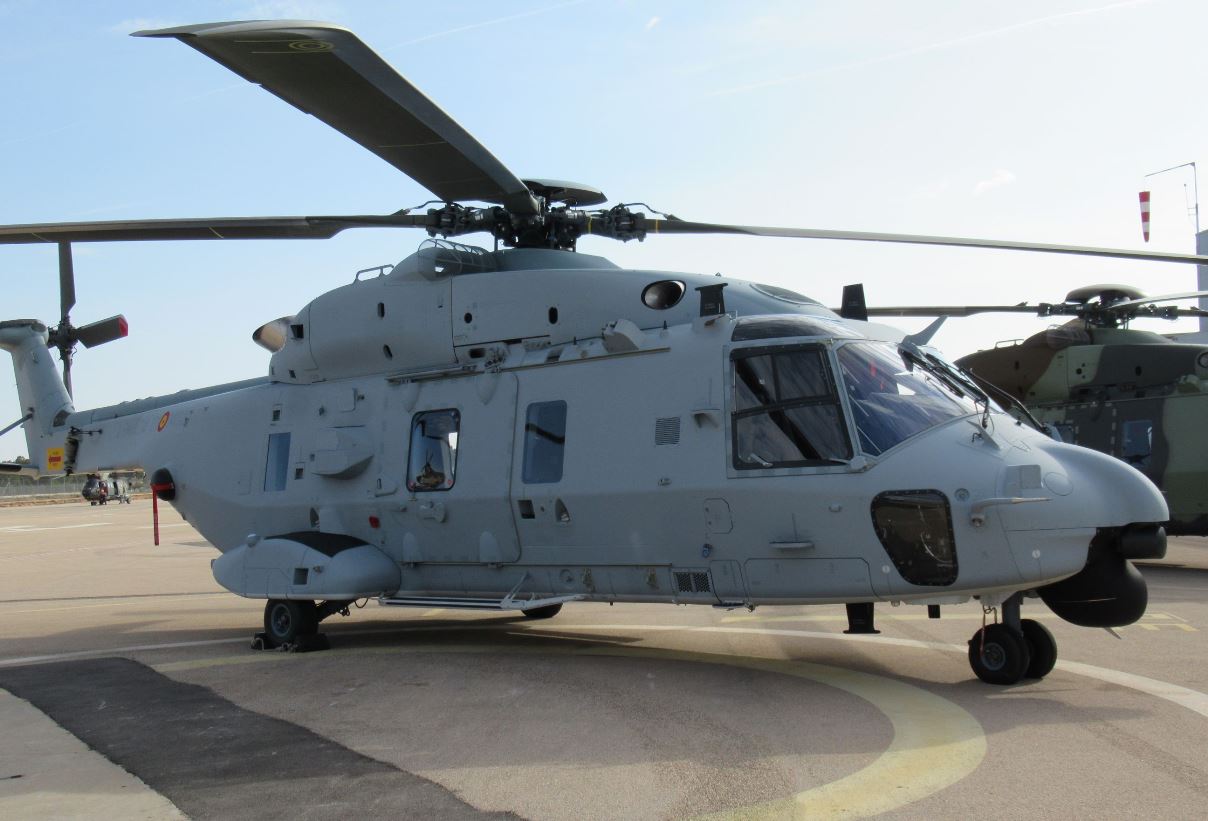Por primera vez juntos los helicópteros NH90 de las Fuerzas Armadas - Noticias Defensa España