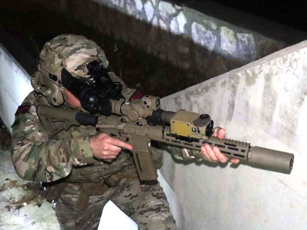 L403A1, fusil de asalto tipo M4 para las unidades de élite británicas - Noticias Defensa defensa ...