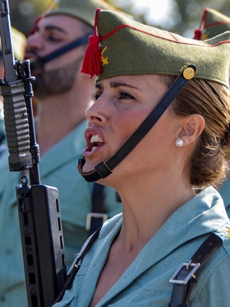 “En la Legión la igualdad es algo natural, nadie se plantea si se trata ...