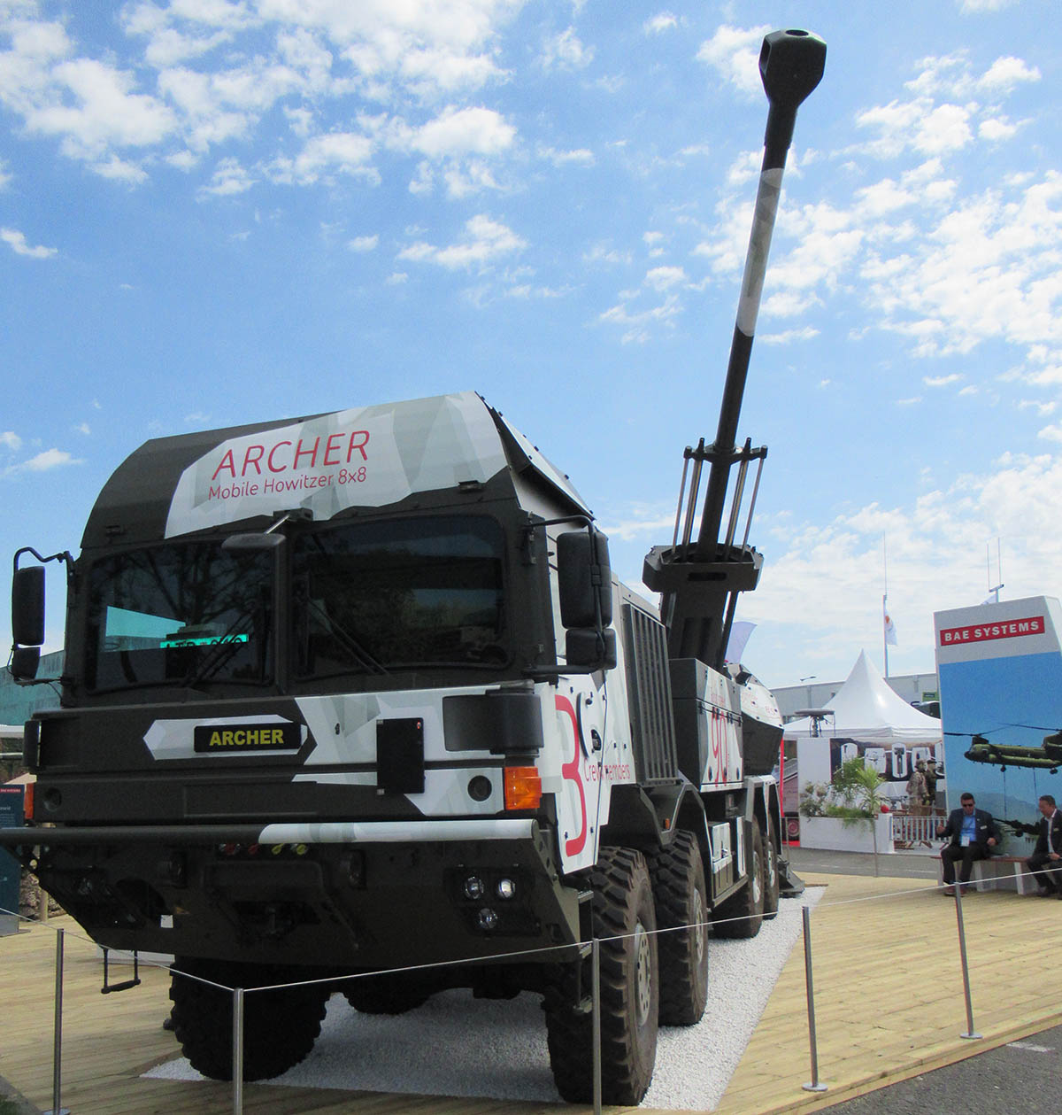 Moderno obús autopropulsado automático y sobre 8x8 para Suiza ...