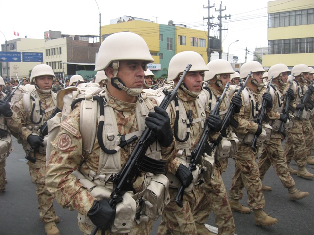 Robados 18 fusiles de asalto Galil en un cuartel del Ejército del Perú ...
