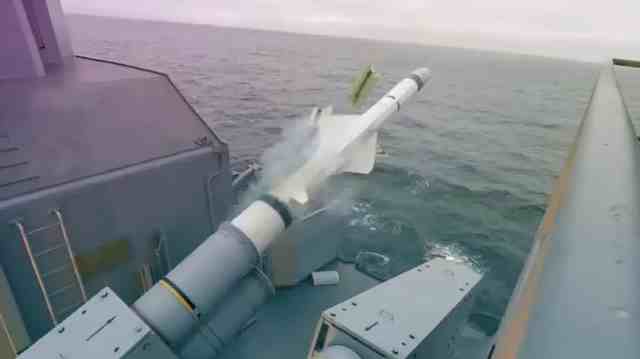 Disparo con éxito de un misil antibuque MM-40 Block III Exocet desde la ...
