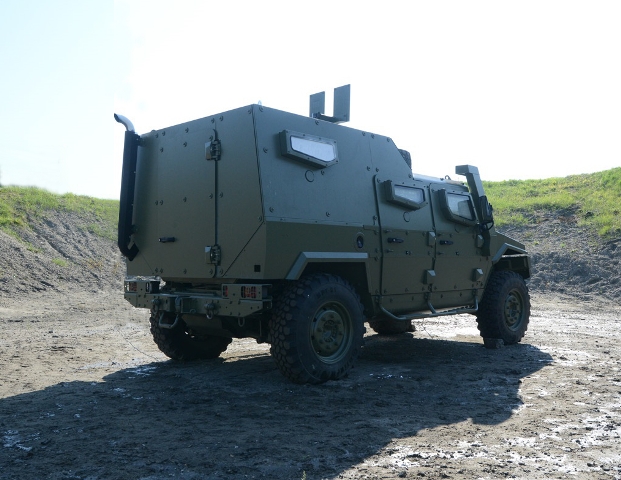UROVESA presenta en Eurosatory su nuevo VAMTAC furgón blindado-noticia ...