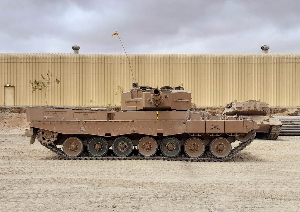 Tanque Leopard 2A4 del Ejército de Chile a prueba en Antofagasta ...