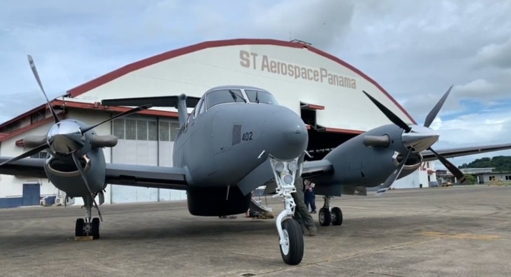 SOUTHCOM dona una Beechcraft al Servicio Nacional Aeronaval de Panamá ...