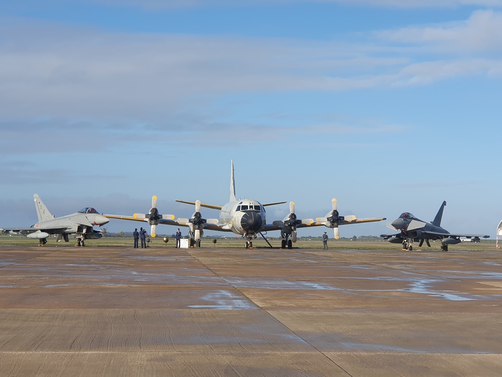 El Ejército del Aire y del Espacio despide al avión P-3 Orión - Noticias Defensa España