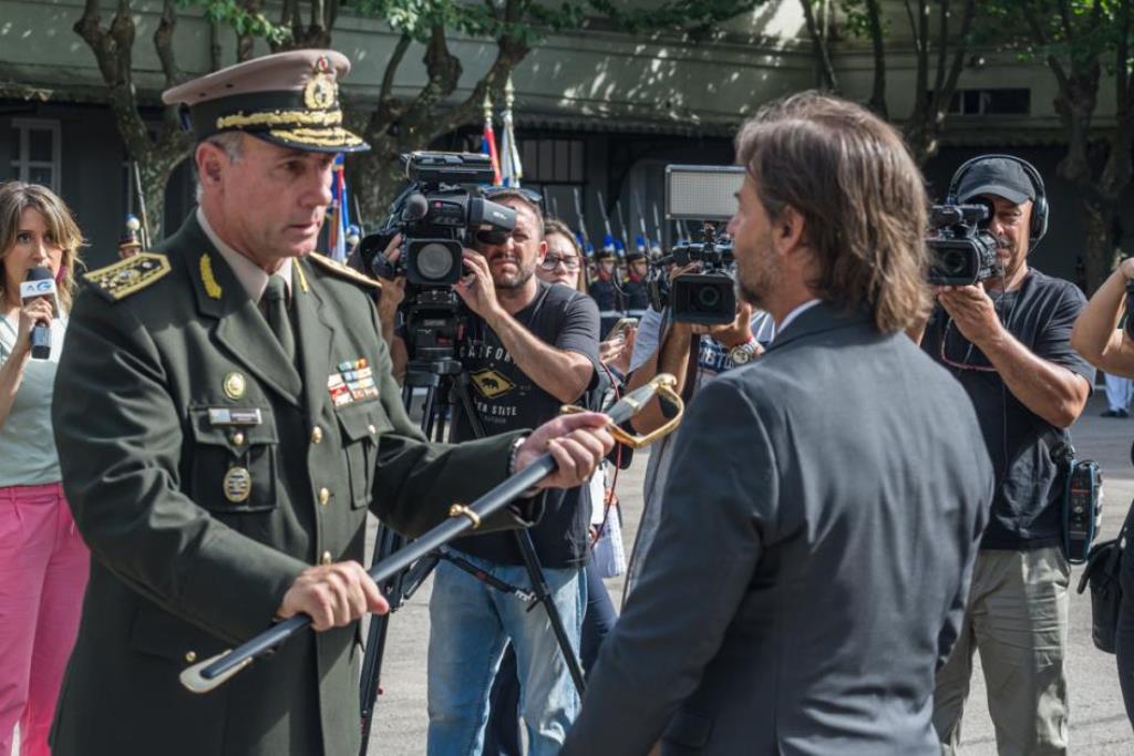 General Mario Stevenazzi, nuevo Comandante en Jefe del Ejército ...