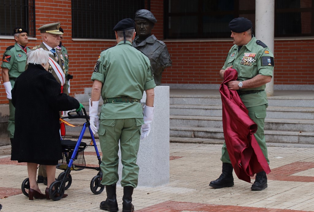 La Brigada Paracaidista rinde homenaje a su fundador, el comandante ...