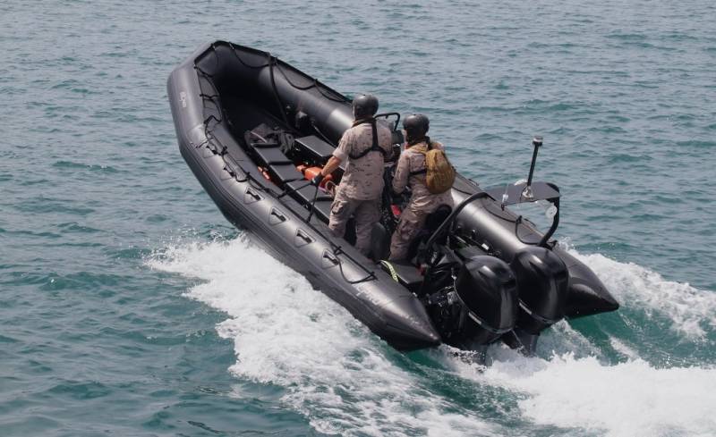 La nueva lancha Zodiac SRMN 600 de la Infantería de Marina española ...
