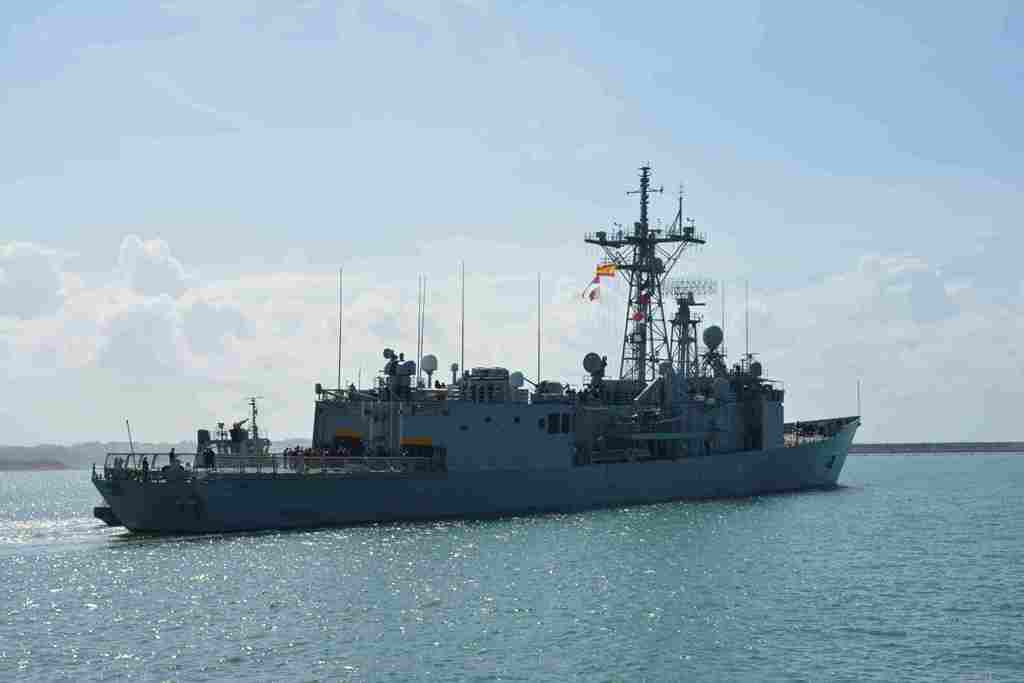 La fragata “Navarra” se incorpora a la Operación Atalanta - Noticias ...