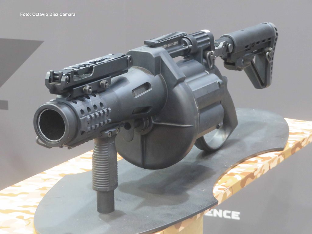 RDS40 MGL, lanzagranadas múltiple con cañón de acero más ligero que ...