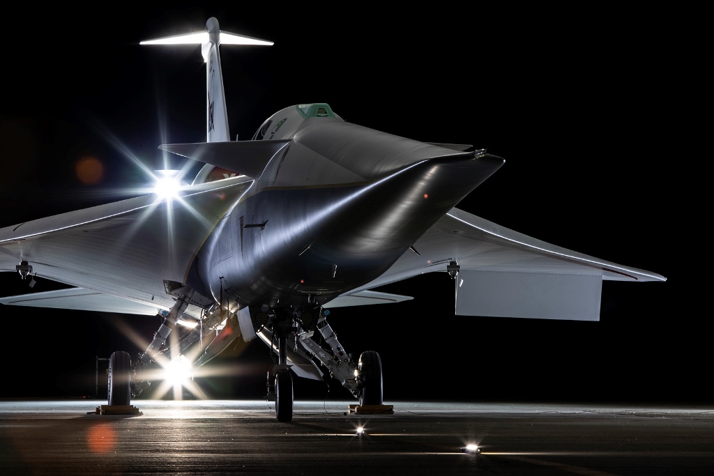 Lockheed Martin presenta el avión X-59 para experimentar el vuelo ...