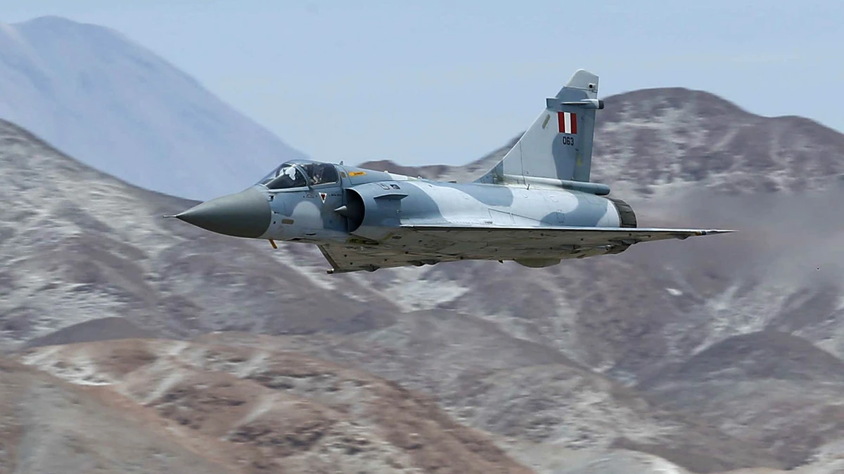 Desaparace un Mirage 2000 de la Fuerza Aérea Perú - Noticias Defensa ...