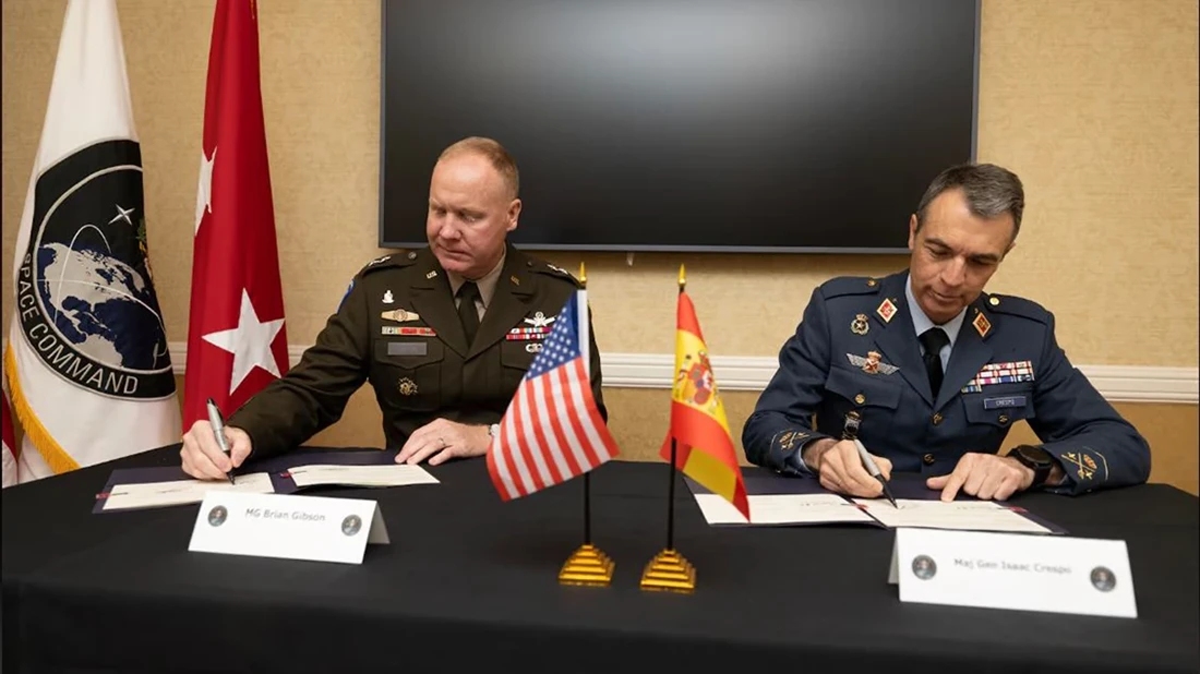 Oficial enlace Ejército Aire y Espacio en el US Space Command ...