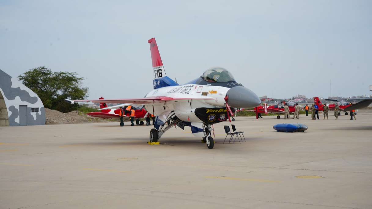 F-16C del Viper Demo Team de la USAF en Perú - Noticias Defensa defensa ...