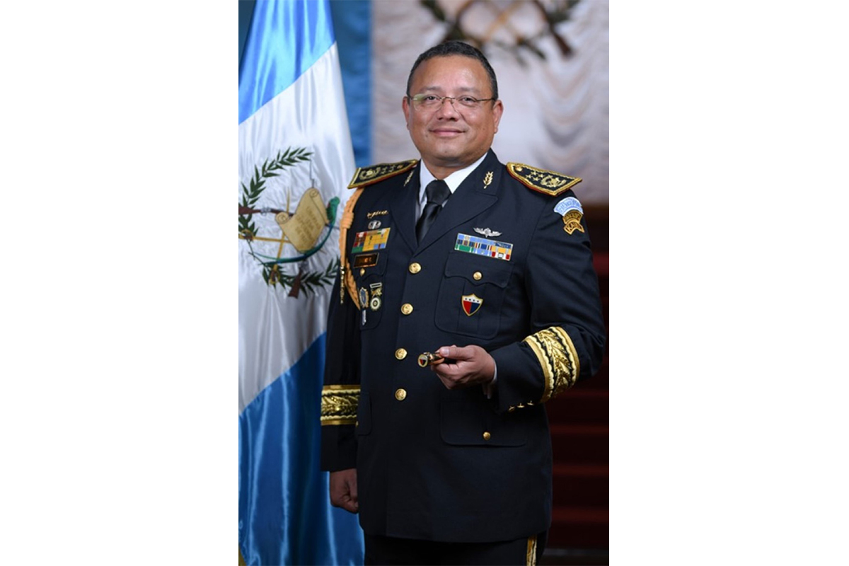Entrevista al Ministro Defensa de Guatemala, General Saenz Ramos - Noticias Defensa Centro ...