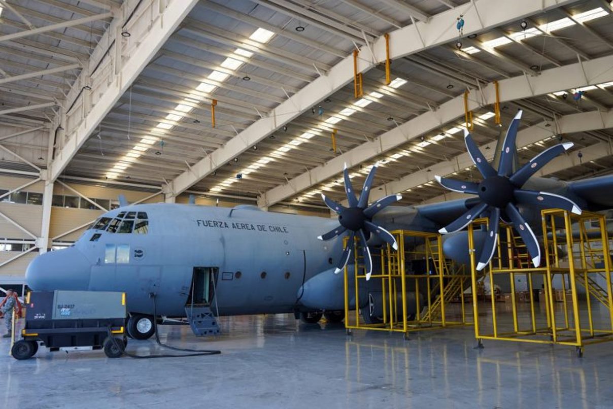 ENAER instala hélices NP2000 en los C-130 de la Fuerza Aérea de Chile - Noticias Defensa defensa ...