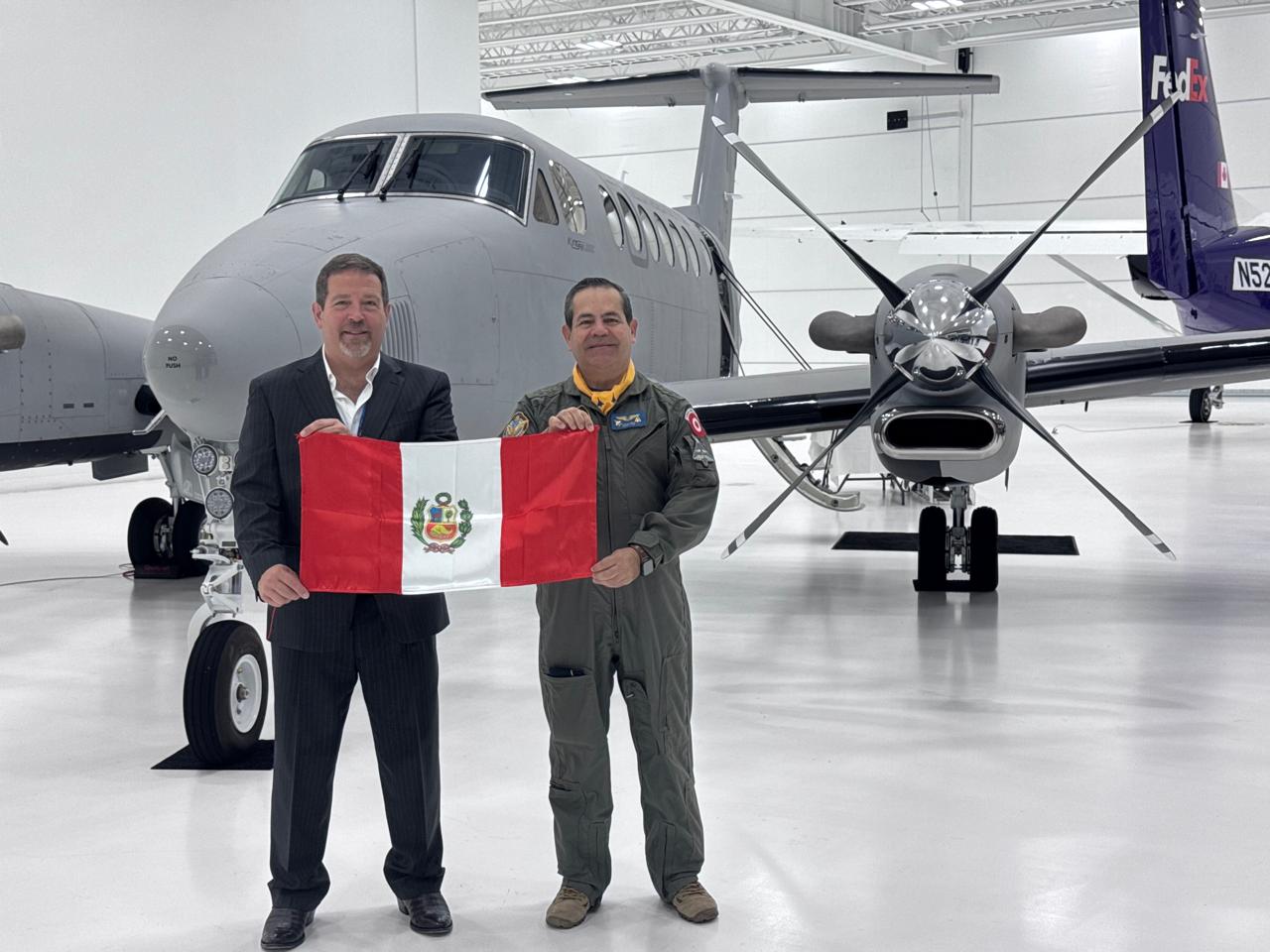 La Fuerza Aérea del Perú recibe su segundo avión Beechcraft 360C ...