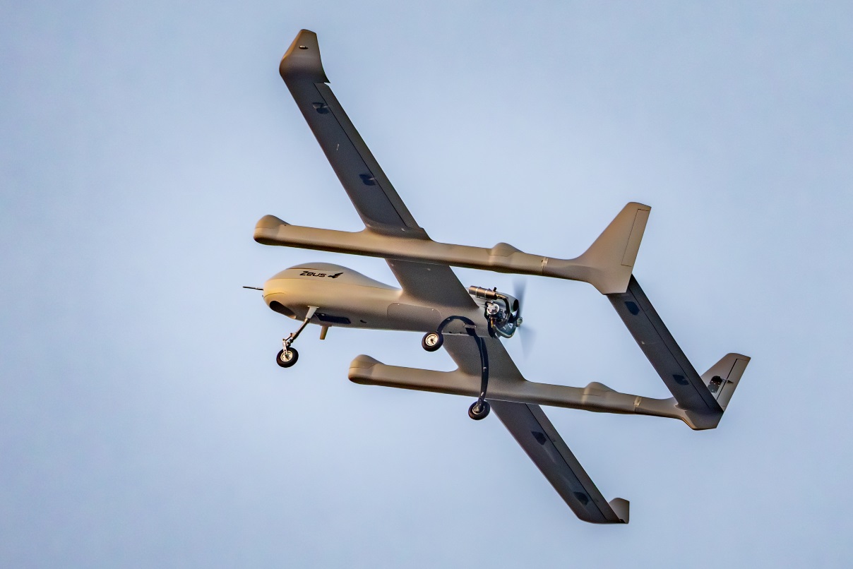 Debuta en FIDAE 2026 la familia de UAV ZEUS VTOL-CTOL de EKOLOT EAD ...