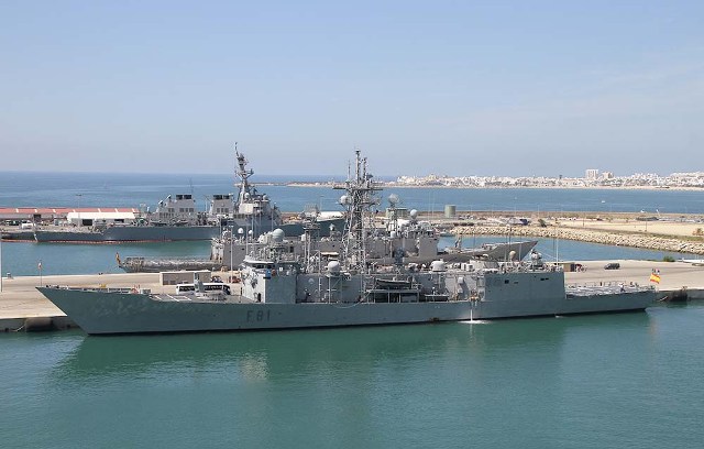 La Armada organiza una visita a la Base Naval de Rota-noticia defensa ...