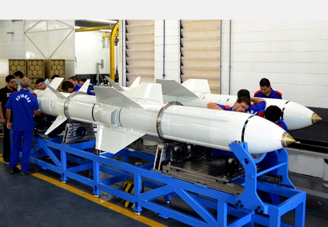El misil de crucero brasileño AV-TM MTC-300 en su etapa final-noticia ...
