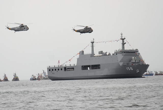 El BAP Pisco y la Patrullera Marítima BAP Río Cañete de la Marina de ...