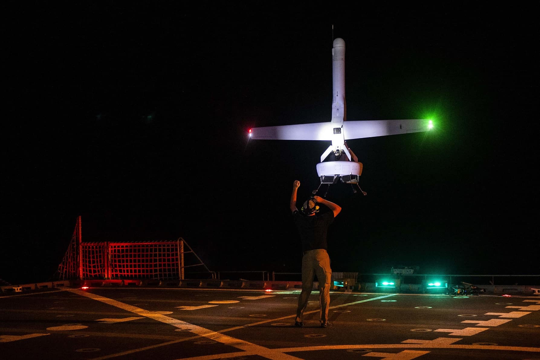 La US Navy prueba el V-BAT, un revolucionario UAV - Noticias Defensa ...