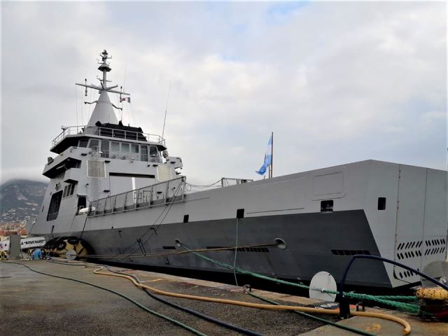 El A.R.A. Bouchard bendecido en Francia antes de partir a la Argentina ...