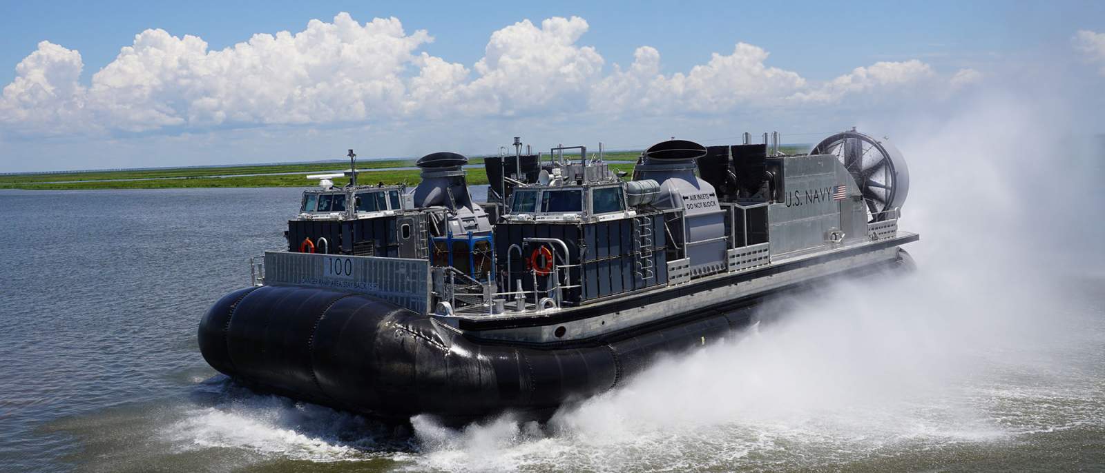 La U.S. Navy recibe el primero de sus nuevos hovercrafts - Noticias ...