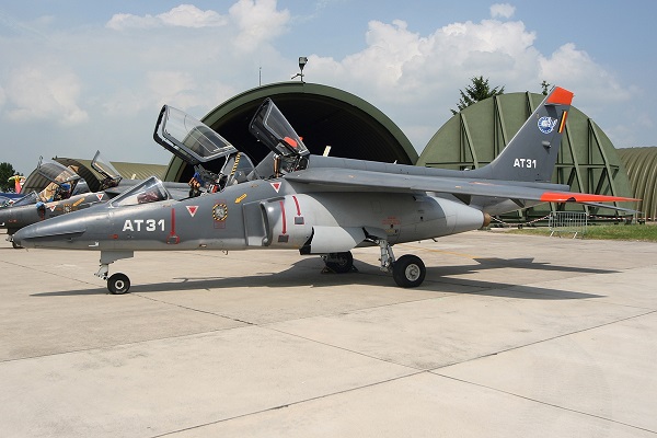 La empresa Top Aces compra los 25 Alpha Jet de Bélgica-noticia defensa ...