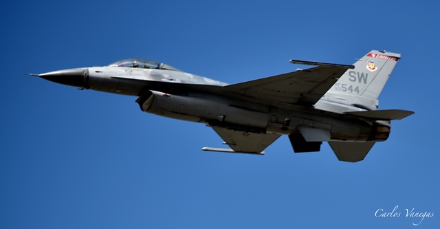 Aterrizan en Colombia 6 F-16 Block 50 de la USAF para participar en los ejercicios ...