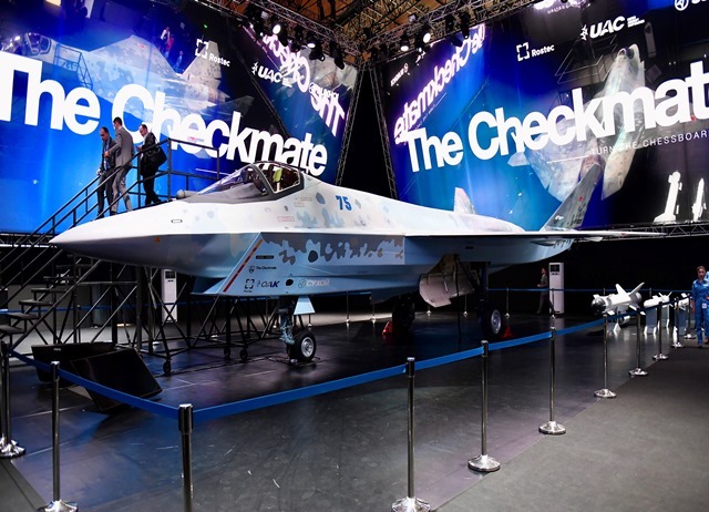 Rusia impacta en Dubai Airshow con el nuevo avión táctico ligero ...