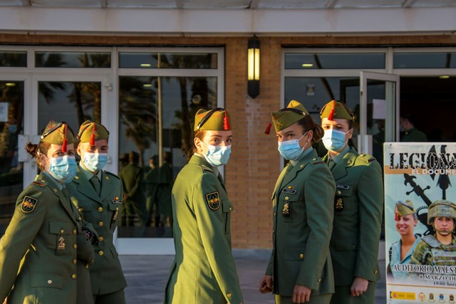“Legionarias”, el documental que recoge el trabajo de la mujer en la ...