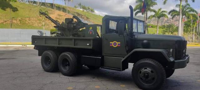 El Ejército de Venezuela recupera un centenar de vehículos militares ...