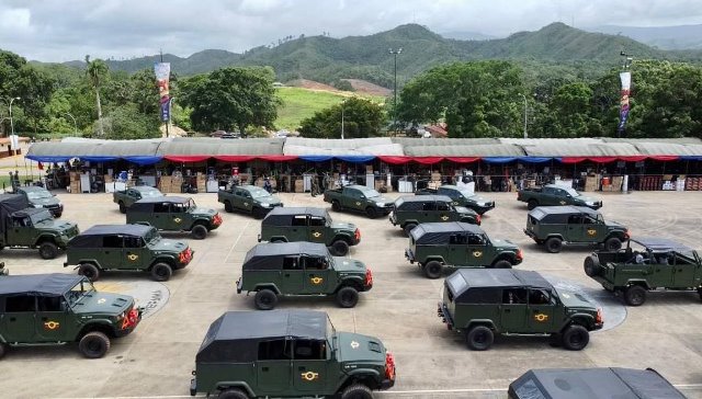 El Ejército de Venezuela recibe decenas de vehículos tácticos ...