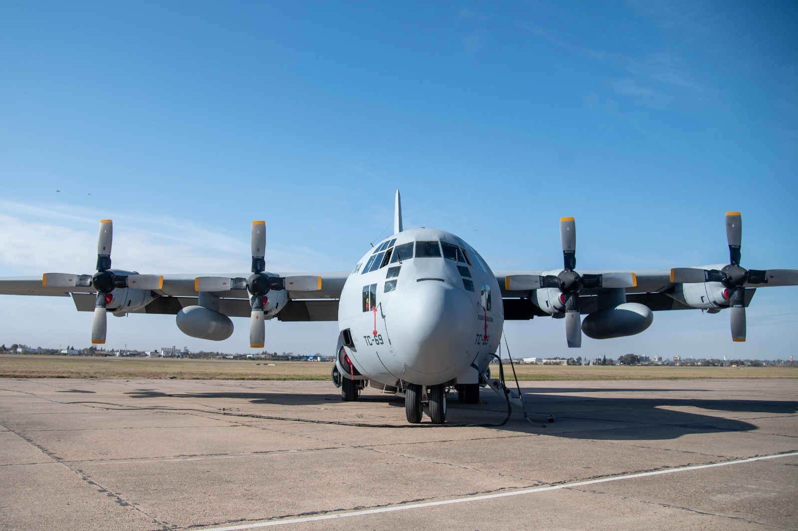 FADEA vuelve al servicio un Hercules de la Fuerza Aérea Argentina ...