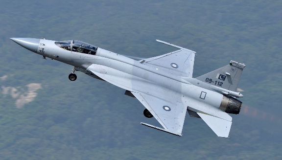 Myanmar podría ser el primer país extranjero en adquirir el avión de combate chino paquistaní JF ...