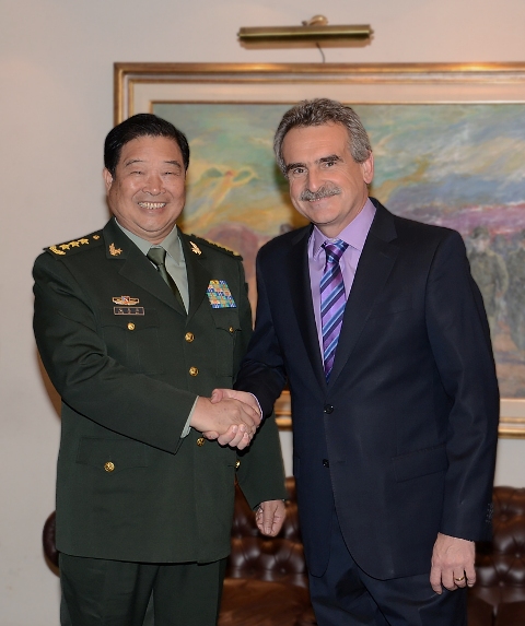 Argentina y China avanzan en materia de Defensa - Noticias Defensa ...
