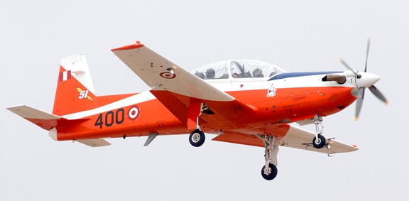 Entrega oficial de los primeros KT-1P a la Fuerza Aérea del Perú ...