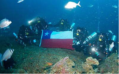 La Armada de Chile logra la certificación en buceo autónomo a 100 ...