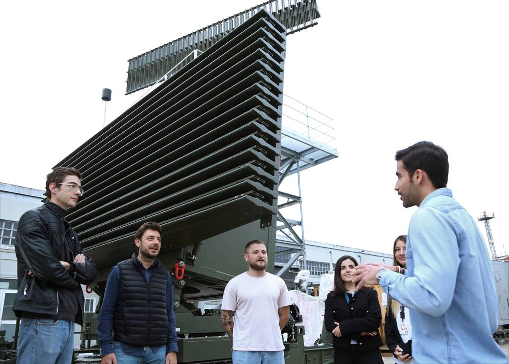 Engineering+Technology Campus: el campus de Indra de alta ...
