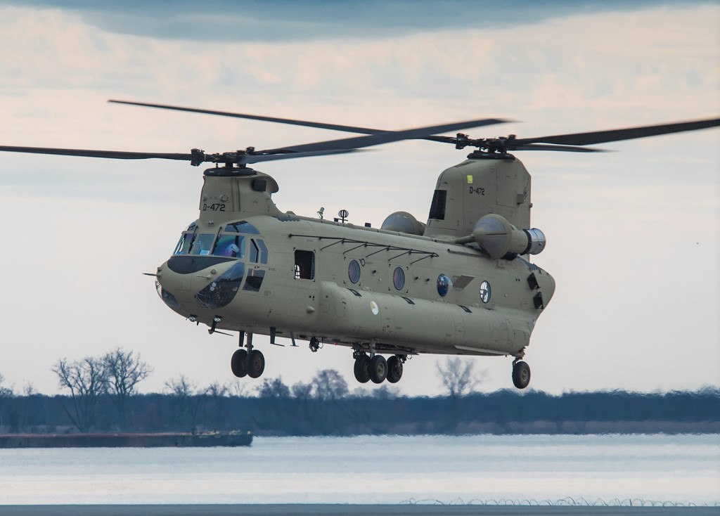 Boeing entrega su último helicóptero CH-47F Chinook a los Países Bajos ...