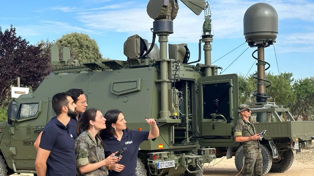 Ejército de Tierra recibe nueva versión sistema anti-dron CERVUS III ...