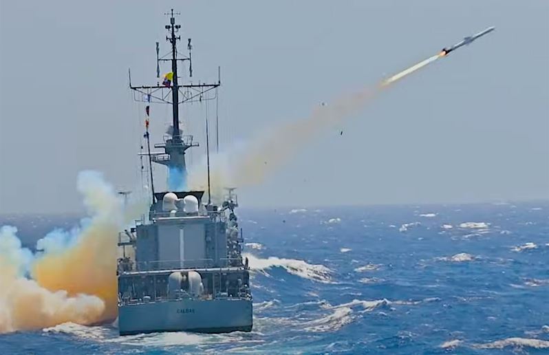 Armada de Colombia lanza misil antibuque SSM-700E C-Star - Noticias ...